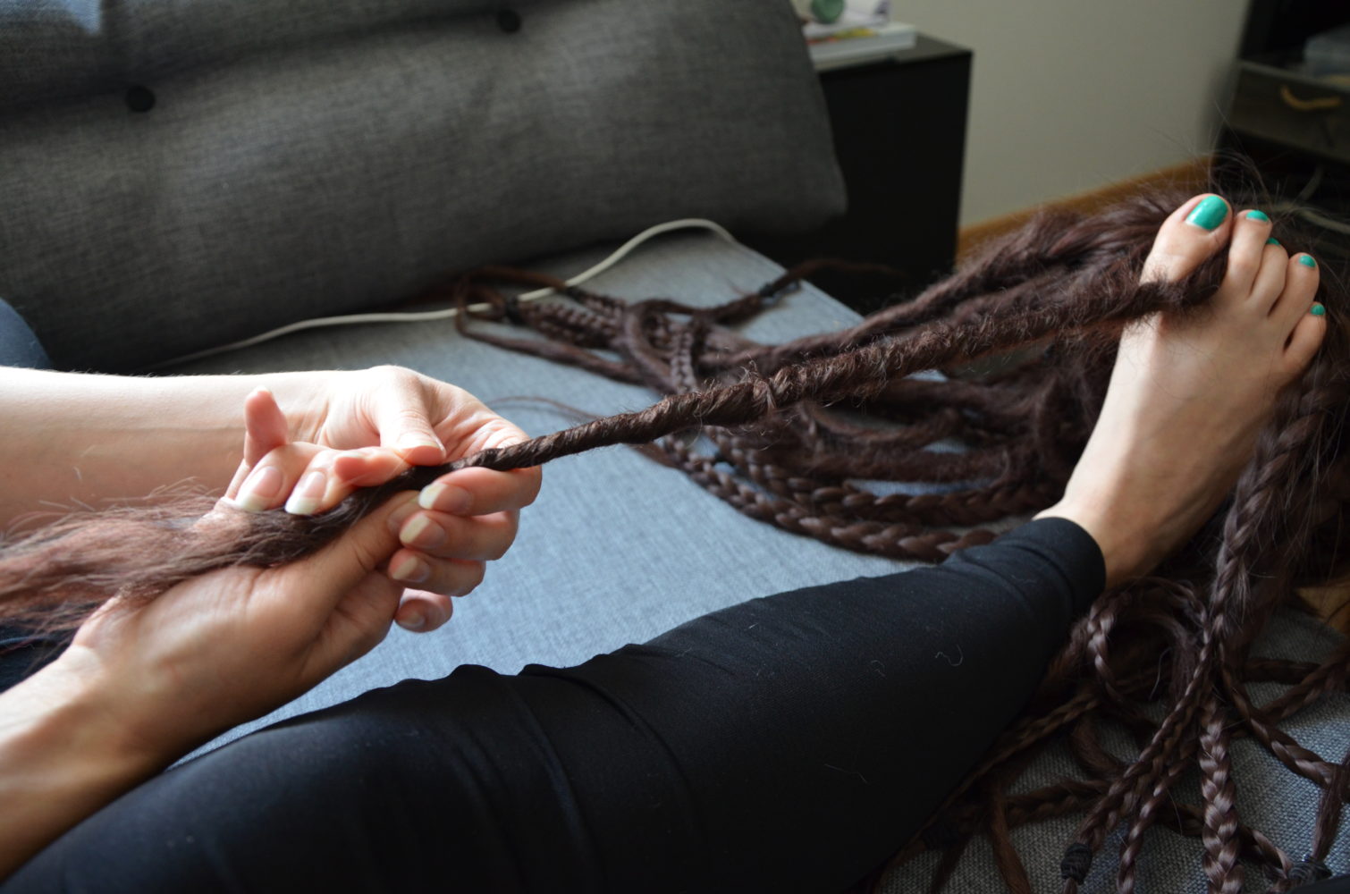 Tutorial: How to make dreadlocks on a wig – Black Owl Studio